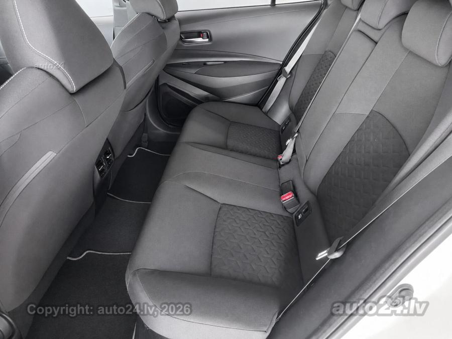 Balts Toyota Corolla 2021 Tallina, ar dzinēja tilpumu 1.80 L un nobraukumu 165 tūkst. km par 16890 €, foto 10 vietnē AUTOMOTO.COM.LV
