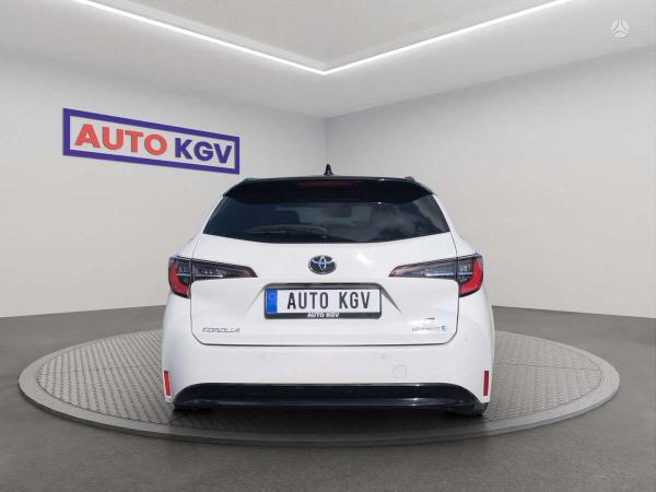 Balts Toyota Corolla 2021 Viļņa, ar dzinēja tilpumu 1.80 L un nobraukumu 204 tūkst. km par 17999 €, foto 4 vietnē AUTOMOTO.COM.LV