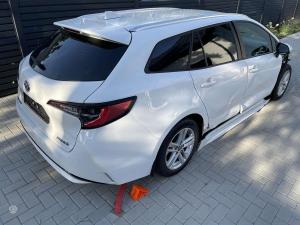 White Toyota Corolla 2021 in Vilnius, with an engine capacity of 1.80 L and mileage of 56 thousand km for 10700 €, photo 7 on AUTOMOTO.COM.LV