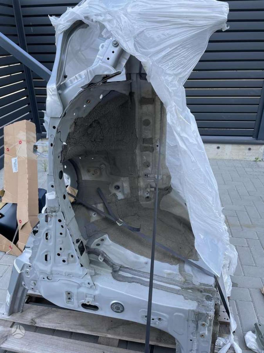 White Toyota Corolla 2021 in Vilnius, with an engine capacity of 1.80 L and mileage of 56 thousand km for 10700 €, photo 23 on AUTOMOTO.COM.LV