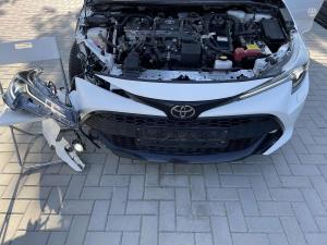 White Toyota Corolla 2021 in Vilnius, with an engine capacity of 1.80 L and mileage of 56 thousand km for 10700 €, photo 25 on AUTOMOTO.COM.LV