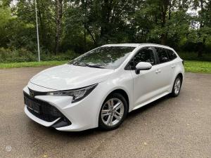 White Toyota Corolla 2021 in Riga, with an engine capacity of 1.20 L and mileage of 280 thousand km for 8999 €, photo 3 on AUTOMOTO.COM.LV