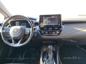 White Toyota Corolla 2021 in Tallinn, with an engine capacity of 1.80 L and mileage of 113 thousand km for 15895 €, photo 9 on AUTOMOTO.COM.LV