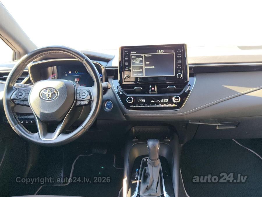 White Toyota Corolla 2021 in Tallinn, with an engine capacity of 1.80 L and mileage of 113 thousand km for 15895 €, photo 9 on AUTOMOTO.COM.LV