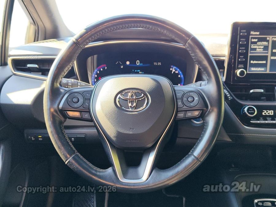 White Toyota Corolla 2021 in Tallinn, with an engine capacity of 1.80 L and mileage of 113 thousand km for 15895 €, photo 13 on AUTOMOTO.COM.LV