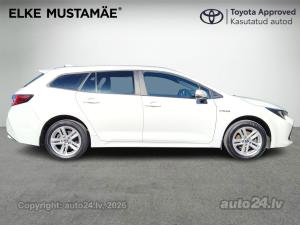 White Toyota Corolla 2021 in Tallinn, with an engine capacity of 1.80 L and mileage of 113 thousand km for 15895 €, photo 17 on AUTOMOTO.COM.LV