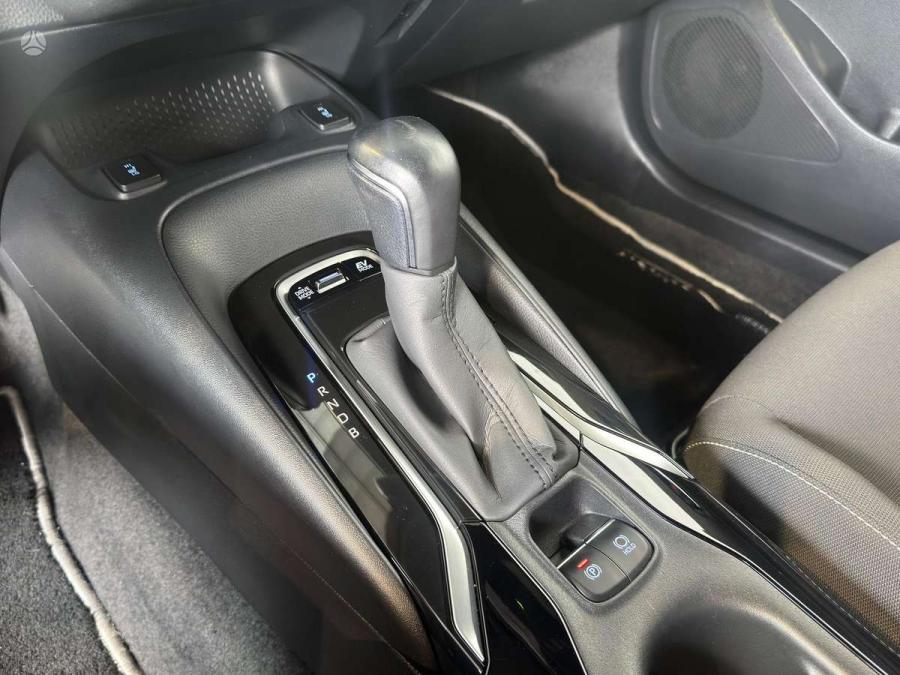 Balts Toyota Corolla 2021 Šauļi, ar dzinēja tilpumu 1.80 L un nobraukumu 63 tūkst. km par 18900 €, foto 19 vietnē AUTOMOTO.COM.LV
