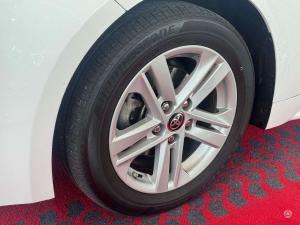 Balts Toyota Corolla 2021 Šauļi, ar dzinēja tilpumu 1.80 L un nobraukumu 63 tūkst. km par 18900 €, foto 26 vietnē AUTOMOTO.COM.LV