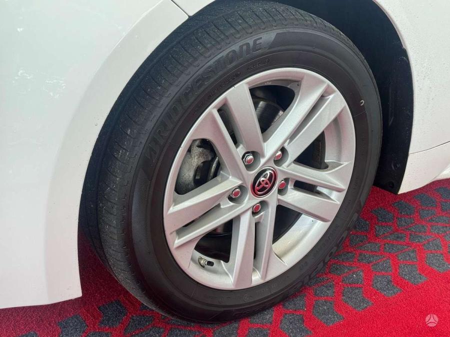 Balts Toyota Corolla 2021 Šauļi, ar dzinēja tilpumu 1.80 L un nobraukumu 63 tūkst. km par 18900 €, foto 26 vietnē AUTOMOTO.COM.LV