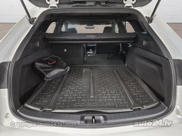 Белый Тойота Королла 2021 в Таллин, объемом двигателя 1.80 л и пробегом 137 тыс. км за 16990 €, фото 11 на AUTOMOTO.COM.LV