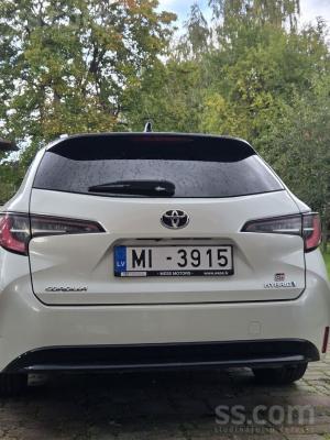 Balts Toyota Corolla 2021 Rīga, ar dzinēja tilpumu 1.80 L un nobraukumu 119 tūkst. km par 21700 €, foto 4 vietnē AUTOMOTO.COM.LV