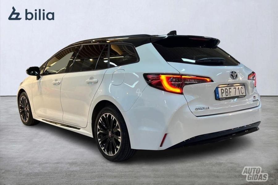 White Toyota Corolla 2022 in Kaunas, with an engine capacity of 0.00 L and mileage of 48 thousand km for 29919 €, photo 8 on AUTOMOTO.COM.LV