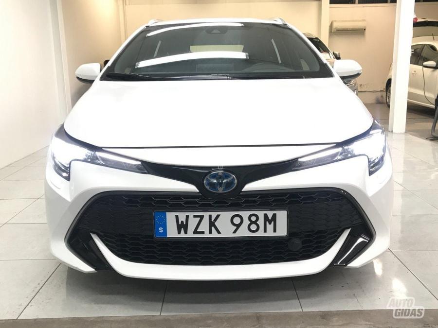 White Toyota Corolla 2022 in Kaunas, with an engine capacity of 0.00 L and mileage of 49 thousand km for 25376 €, photo 5 on AUTOMOTO.COM.LV