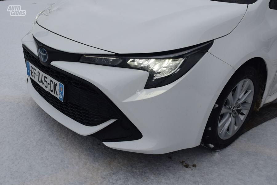 White Toyota Corolla 2022 in Vilnius, with an engine capacity of 1.80 L and mileage of 195 thousand km for 13850 €, photo 21 on AUTOMOTO.COM.LV