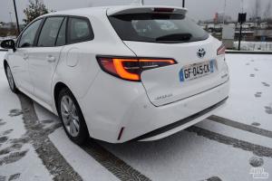 White Toyota Corolla 2022 in Vilnius, with an engine capacity of 1.80 L and mileage of 195 thousand km for 13850 €, photo 22 on AUTOMOTO.COM.LV