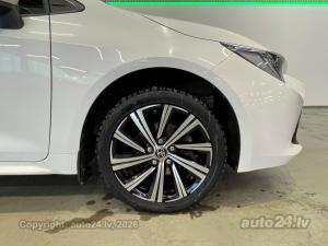 Balts Toyota Corolla 2022 Tallina, ar dzinēja tilpumu 1.80 L un nobraukumu 144 tūkst. km par 18900 €, foto 5 vietnē AUTOMOTO.COM.LV