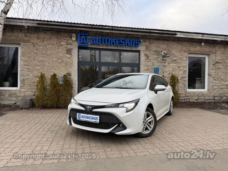 Balts Toyota Corolla 2022 Tallina, ar dzinēja tilpumu 1.80 L un nobraukumu 75 tūkst. km par 18490 €, foto 1 vietnē AUTOMOTO.COM.LV