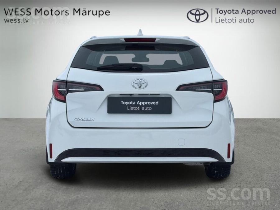 Balts Toyota Corolla 2022 Ventspils, ar dzinēja tilpumu 1.80 L un nobraukumu 94 tūkst. km par 19990 €, foto 5 vietnē AUTOMOTO.COM.LV