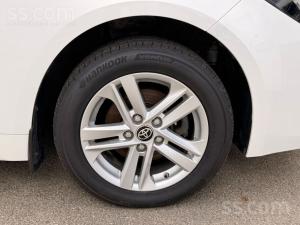 Balts Toyota Corolla 2022 Ventspils, ar dzinēja tilpumu 1.80 L un nobraukumu 94 tūkst. km par 19990 €, foto 16 vietnē AUTOMOTO.COM.LV