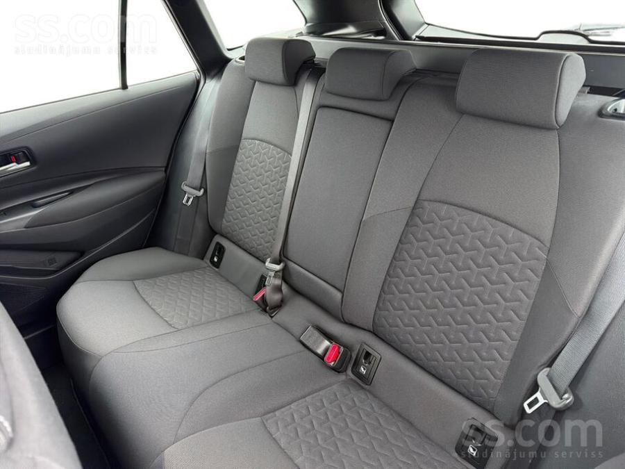 Balts Toyota Corolla 2022 Ventspils, ar dzinēja tilpumu 1.80 L un nobraukumu 94 tūkst. km par 19990 €, foto 20 vietnē AUTOMOTO.COM.LV