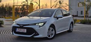White Toyota Corolla 2022 in Klaipeda, with an engine capacity of 1.80 L and mileage of 85 thousand km for 18900 €, photo 3 on AUTOMOTO.COM.LV
