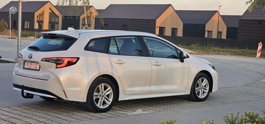 White Toyota Corolla 2022 in Klaipeda, with an engine capacity of 1.80 L and mileage of 85 thousand km for 18900 €, photo 10 on AUTOMOTO.COM.LV