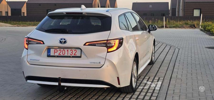 White Toyota Corolla 2022 in Klaipeda, with an engine capacity of 1.80 L and mileage of 85 thousand km for 18900 €, photo 14 on AUTOMOTO.COM.LV