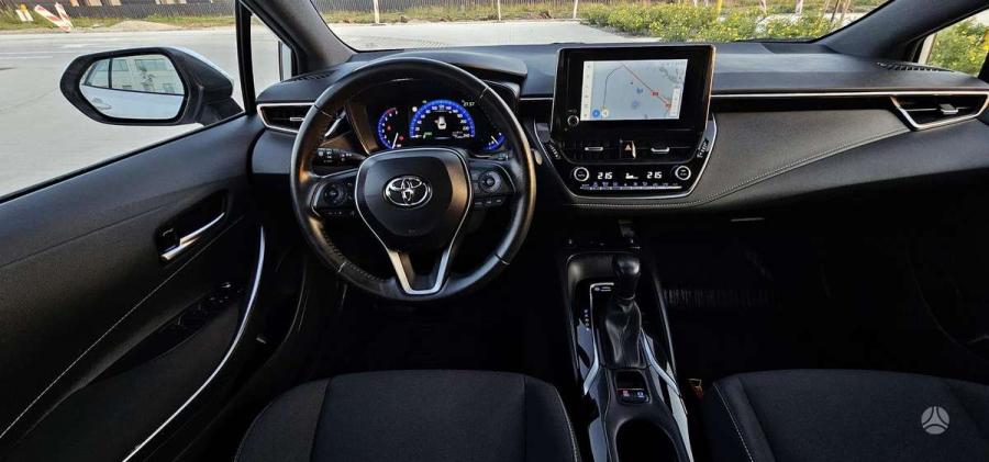 White Toyota Corolla 2022 in Klaipeda, with an engine capacity of 1.80 L and mileage of 85 thousand km for 18900 €, photo 18 on AUTOMOTO.COM.LV