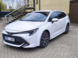 White Toyota Corolla 2022 in Riga, with an engine capacity of 1.80 L and mileage of 89 thousand km for 20750 €, photo 5 on AUTOMOTO.COM.LV