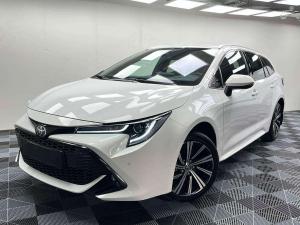 White Toyota Corolla 2022 in Vilnius, with an engine capacity of 1.80 L and mileage of 59 thousand km for 23900 €, photo  on AUTOMOTO.COM.LV