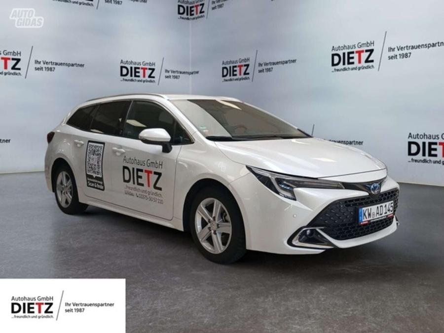 Balts Toyota Corolla 2023 Kauņa, ar dzinēja tilpumu 2.00 L un nobraukumu 17 tūkst. km par 32686 €, foto 1 vietnē AUTOMOTO.COM.LV