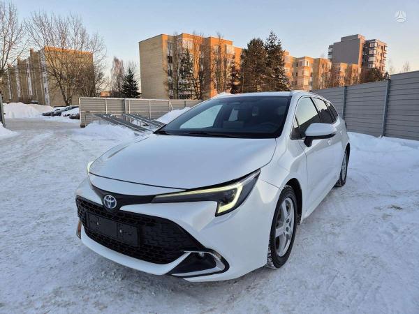Balts Toyota Corolla 2023 Panevēža, ar dzinēja tilpumu 1.80 L un nobraukumu 238 tūkst. km par 14600 €, foto 1 vietnē AUTOMOTO.COM.LV