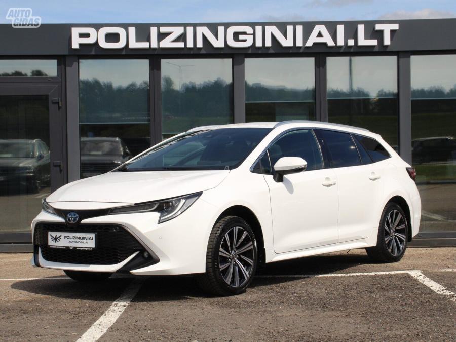 White Toyota Corolla 2023 in Vilnius, with an engine capacity of 1.80 L and mileage of 87 thousand km for 23950 €, photo 1 on AUTOMOTO.COM.LV