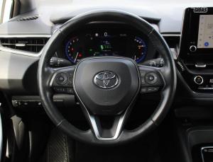 White Toyota Corolla 2023 in Vilnius, with an engine capacity of 1.80 L and mileage of 87 thousand km for 23950 €, photo 7 on AUTOMOTO.COM.LV