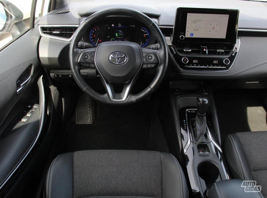 White Toyota Corolla 2023 in Vilnius, with an engine capacity of 1.80 L and mileage of 87 thousand km for 23950 €, photo 8 on AUTOMOTO.COM.LV