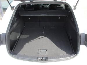 White Toyota Corolla 2023 in Vilnius, with an engine capacity of 1.80 L and mileage of 87 thousand km for 23950 €, photo 15 on AUTOMOTO.COM.LV