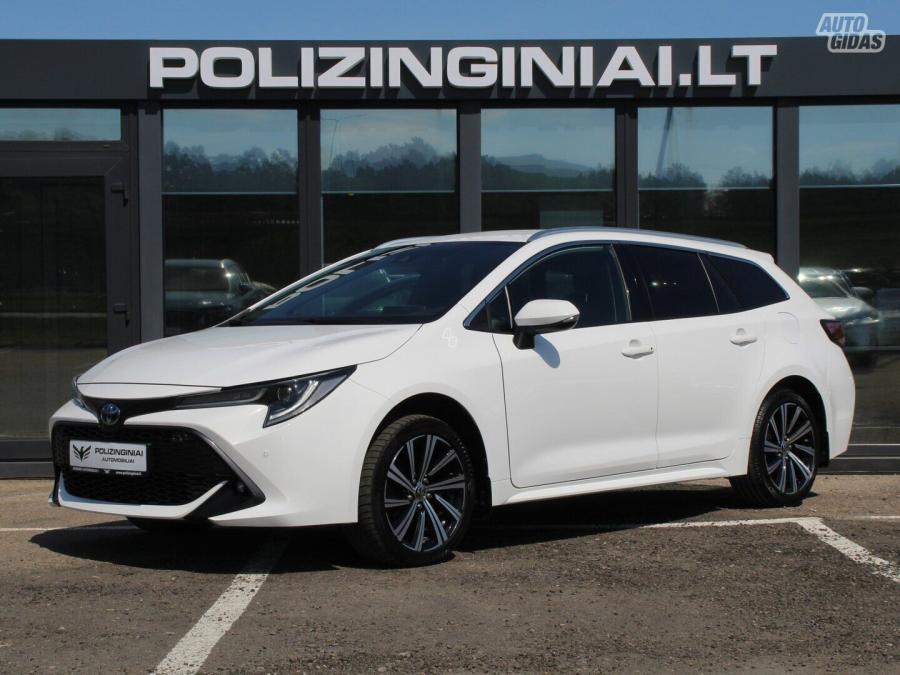 White Toyota Corolla 2023 in Vilnius, with an engine capacity of 1.80 L and mileage of 121 thousand km for 23500 €, photo 1 on AUTOMOTO.COM.LV