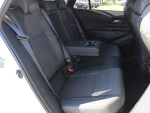 White Toyota Corolla 2023 in Vilnius, with an engine capacity of 1.80 L and mileage of 121 thousand km for 23500 €, photo 17 on AUTOMOTO.COM.LV