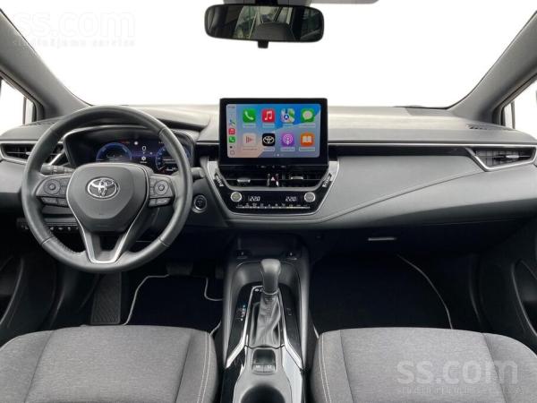White Toyota Corolla 2023 in Riga, with an engine capacity of 1.80 L and mileage of 67 thousand km for 22990 €, photo 8 on AUTOMOTO.COM.LV
