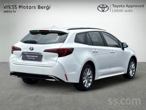 White Toyota Corolla 2023 in Riga, with an engine capacity of 1.80 L and mileage of 73 thousand km for 22990 €, photo 3 on AUTOMOTO.COM.LV
