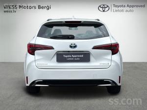 White Toyota Corolla 2023 in Riga, with an engine capacity of 1.80 L and mileage of 73 thousand km for 22990 €, photo 5 on AUTOMOTO.COM.LV