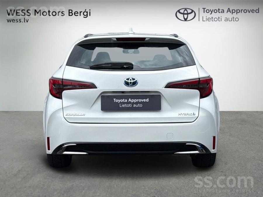 White Toyota Corolla 2023 in Riga, with an engine capacity of 1.80 L and mileage of 73 thousand km for 22990 €, photo 5 on AUTOMOTO.COM.LV