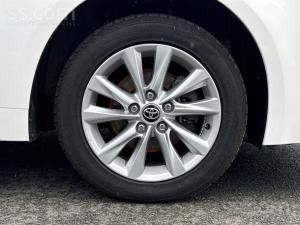 White Toyota Corolla 2023 in Riga, with an engine capacity of 1.80 L and mileage of 73 thousand km for 22990 €, photo 23 on AUTOMOTO.COM.LV