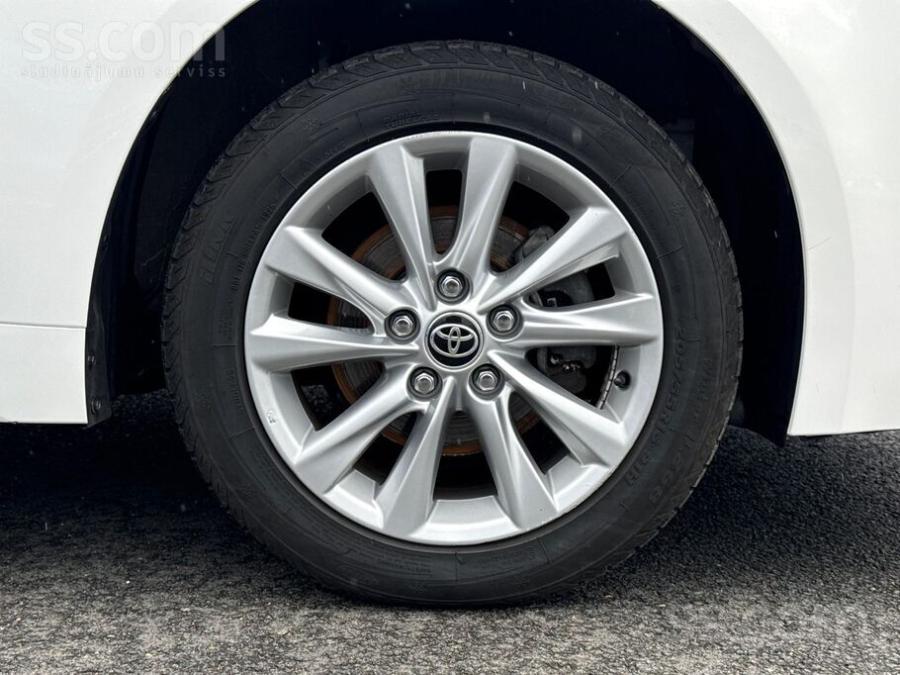 White Toyota Corolla 2023 in Riga, with an engine capacity of 1.80 L and mileage of 73 thousand km for 22990 €, photo 23 on AUTOMOTO.COM.LV