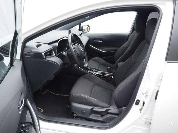 Balts Toyota Corolla 2023 Viļņa, ar dzinēja tilpumu 1.80 L un nobraukumu 77 tūkst. km par 21800 €, foto 8 vietnē AUTOMOTO.COM.LV