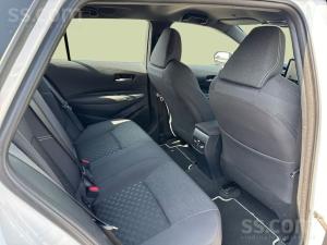 Balts Toyota Corolla 2023 Rīga, ar dzinēja tilpumu 1.80 L un nobraukumu 69 tūkst. km par 20990 €, foto 8 vietnē AUTOMOTO.COM.LV