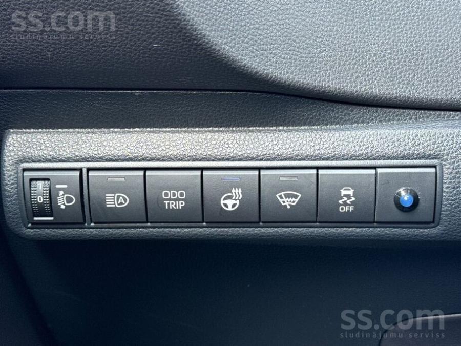 Balts Toyota Corolla 2023 Rīga, ar dzinēja tilpumu 1.80 L un nobraukumu 69 tūkst. km par 20990 €, foto 27 vietnē AUTOMOTO.COM.LV