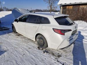 Balts Toyota Corolla 2024 Marijampole, ar dzinēja tilpumu 1.80 L un nobraukumu 31 tūkst. km par 14000 €, foto  vietnē AUTOMOTO.COM.LV