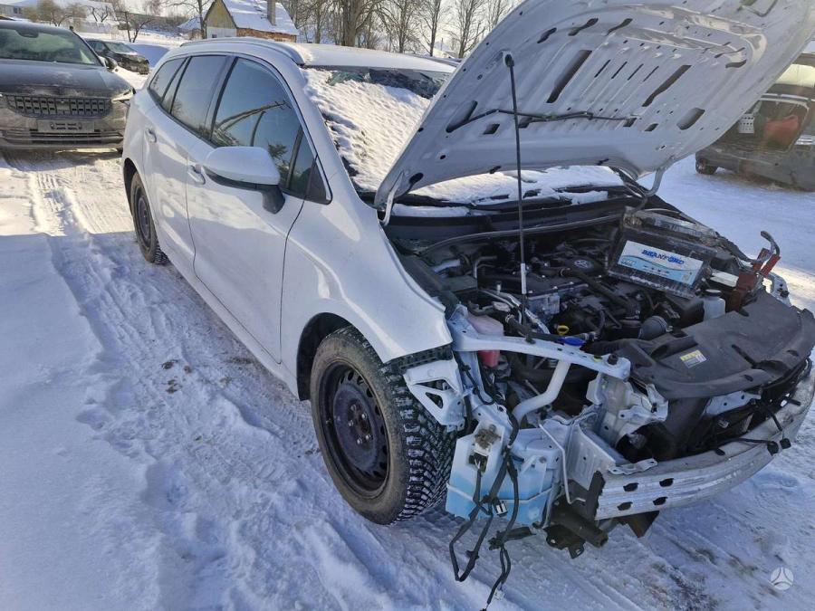 Белый Тойота Королла 2024 в Мариямполе, объемом двигателя 1.80 л и пробегом 31 тыс. км за 14000 €, фото 6 на AUTOMOTO.COM.LV