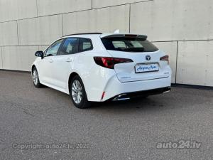 Balts Toyota Corolla 2024 Tartu, ar dzinēja tilpumu 1.80 L un nobraukumu 17 tūkst. km par 21900 €, foto 5 vietnē AUTOMOTO.COM.LV